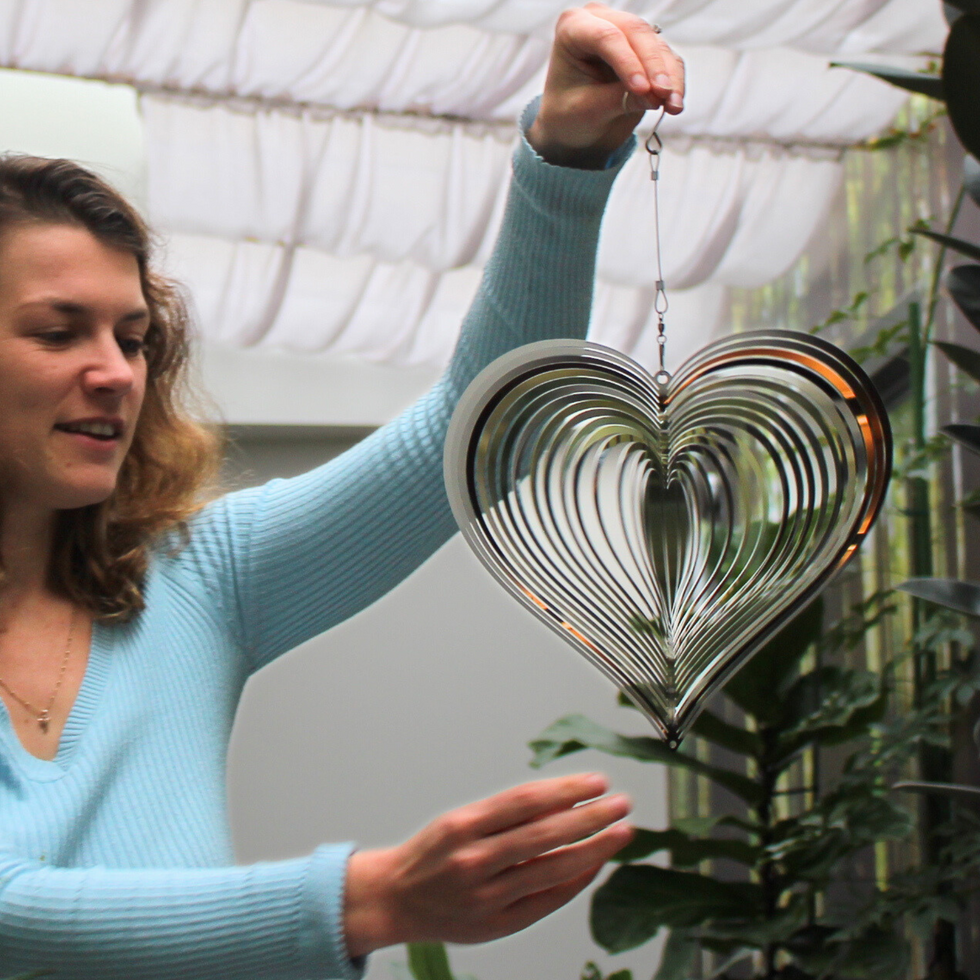 Heart Wind Spinner – Beauty and the Wind